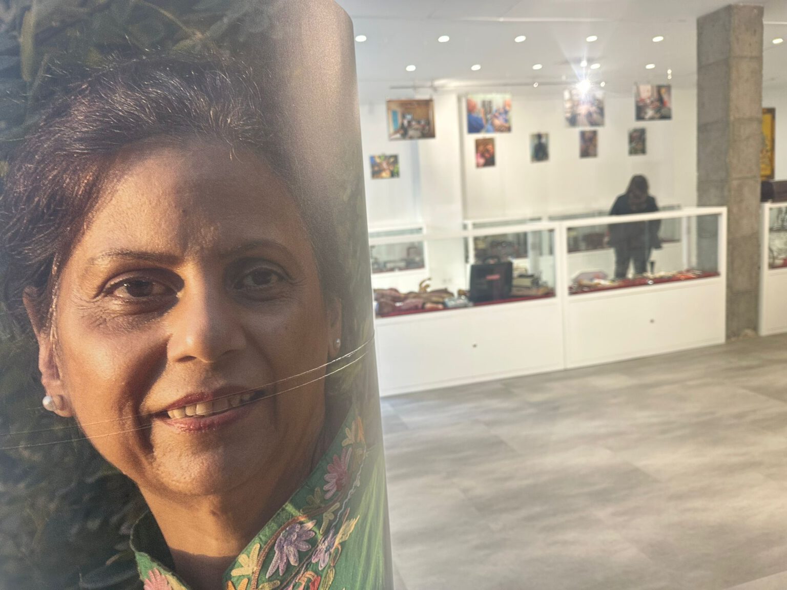 La Sala de Exposiciones ICOES acoge ‘Mediadoras’, una muestra fotográfica de la ONG Médicos del ...